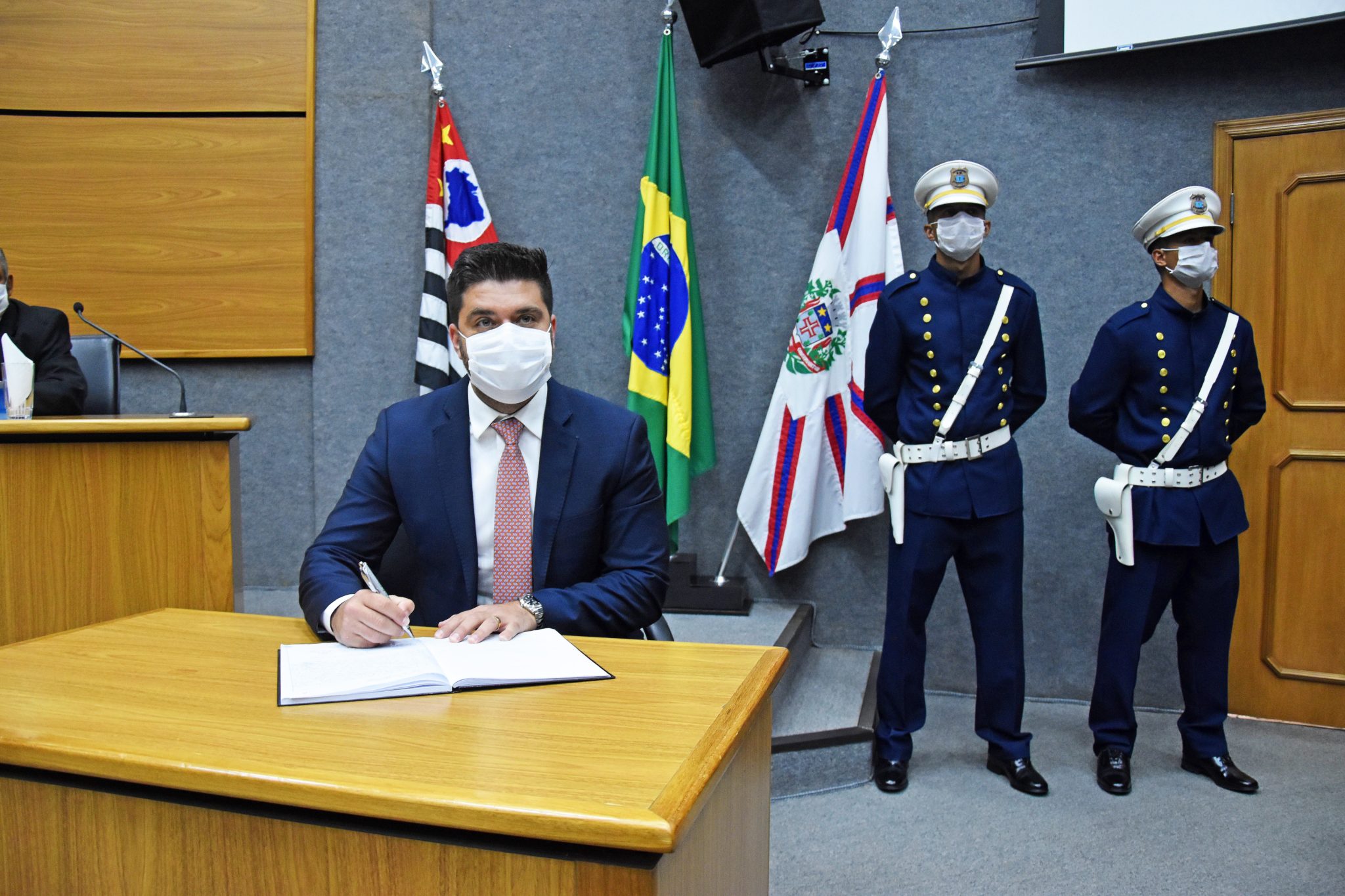 Prefeito, vice-prefeito e vereadores tomam posse em Cajamar – Notícias